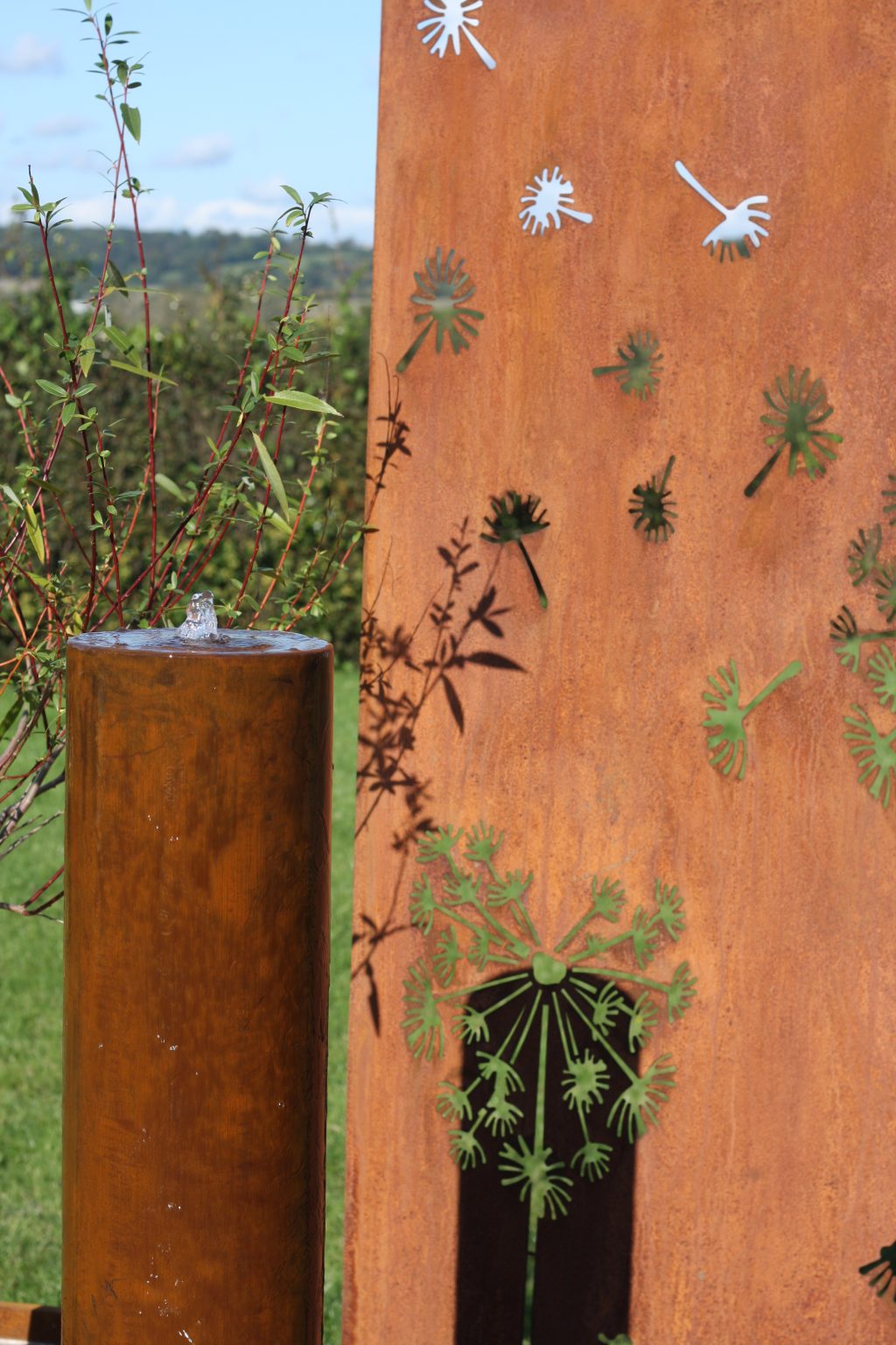 Dandelion Garden Screen in Rust - Ornamental Classics